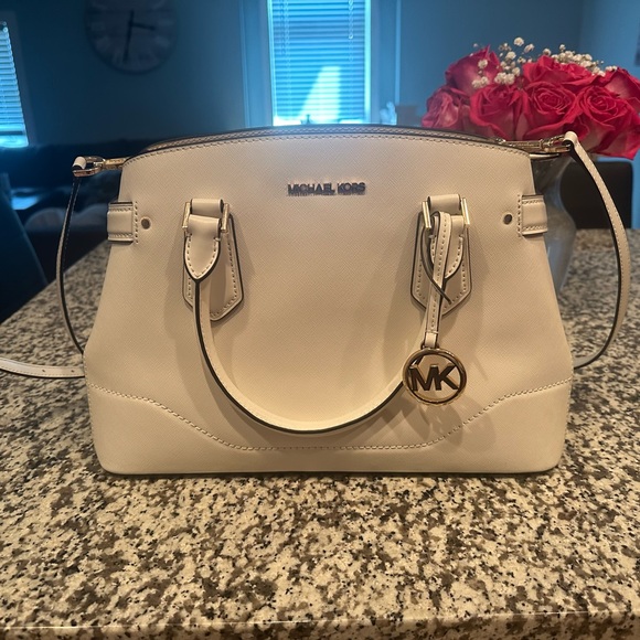 Michael Kors | Bags | Mk Lynn Satchel | Poshmark